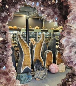 Crystal World Exhibition Centre – Crystal World Exhibition Centre and Sales