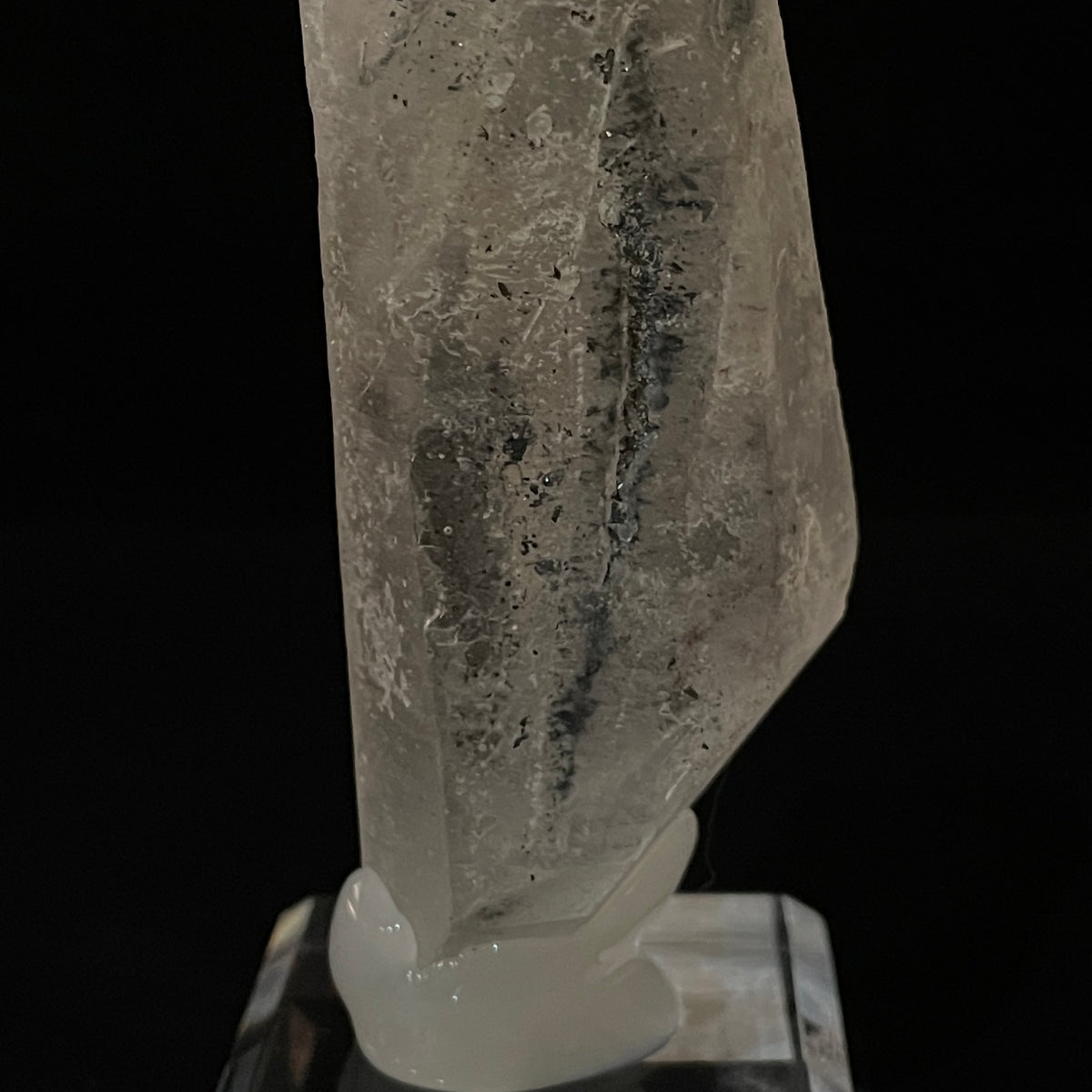 HEMATITE ON QUARTZ, China IHQ020 – Crystal World Exhibition Centre and ...